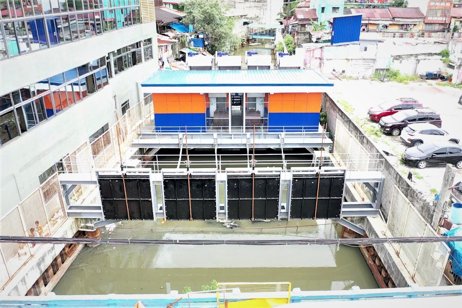 DPWH Installs Pumps along Esteros in Manila to Boost Flood Control ...